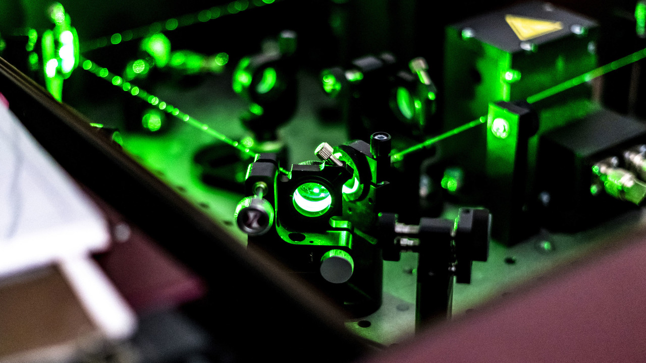 Optik und Optoelektronik - FST Freiberg - Silicium- und Targetbearbeitung